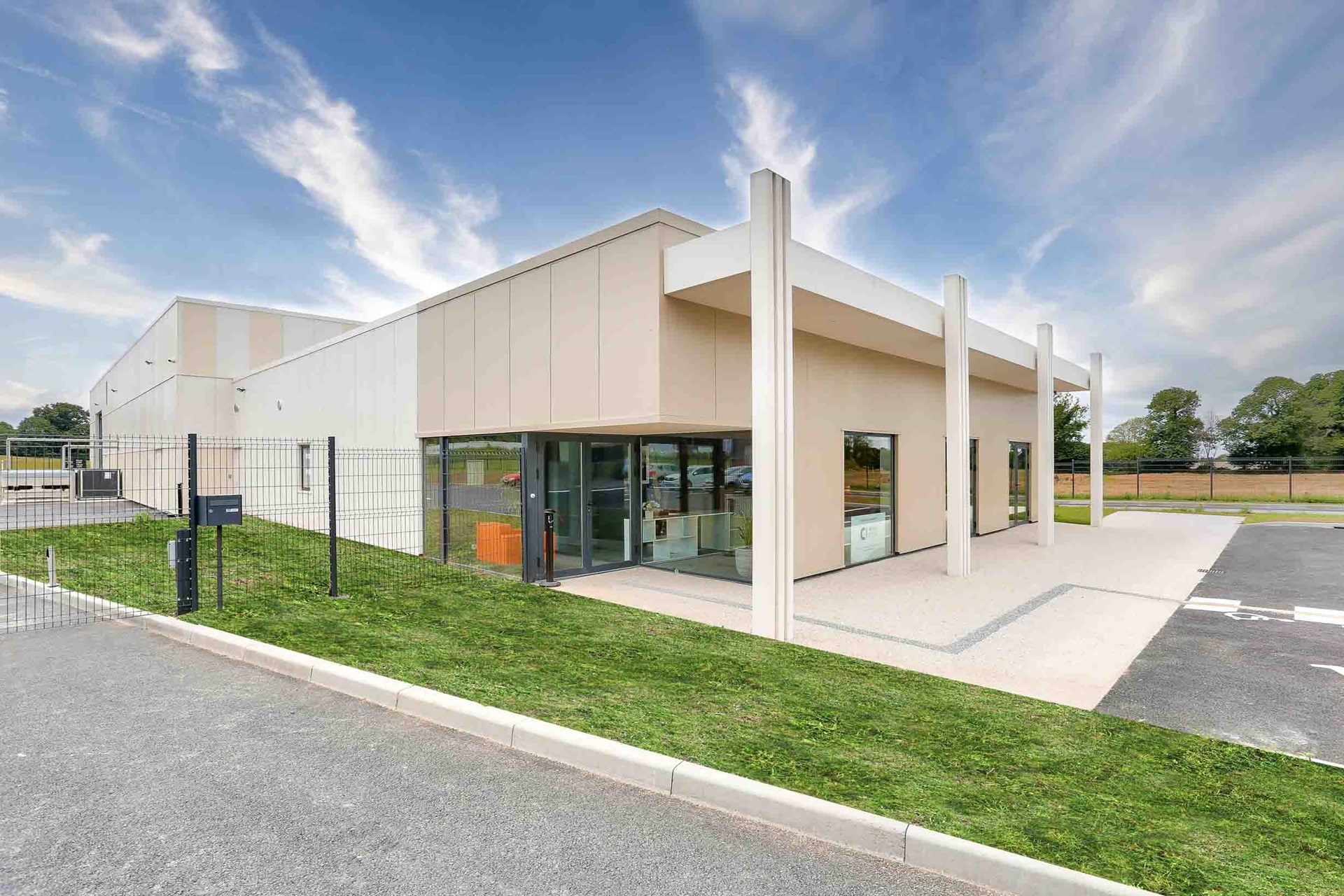 Inauguration crématorium pour animaux de Lécousse - Groupe Funecap